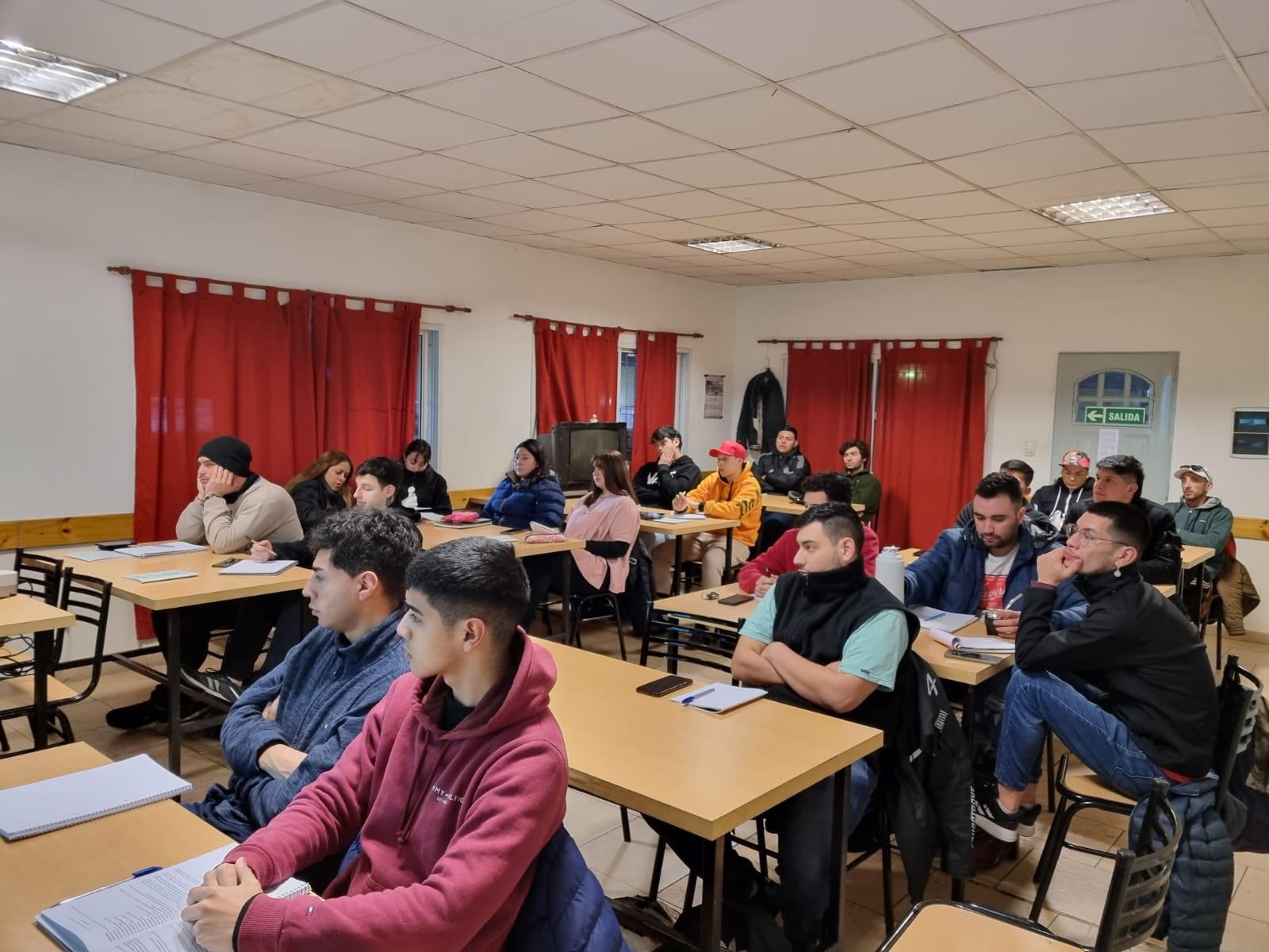 Primer Ciclo de Formación en Oficio en la Dirección General de ...